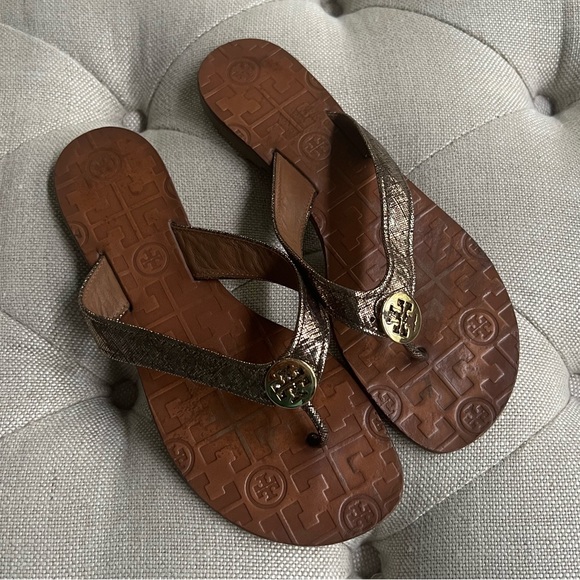 Tory Burch | Shoes | Tory Burch Gold Logo Flip Flops | Poshmark